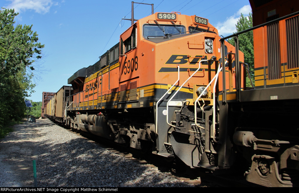BNSF 5908